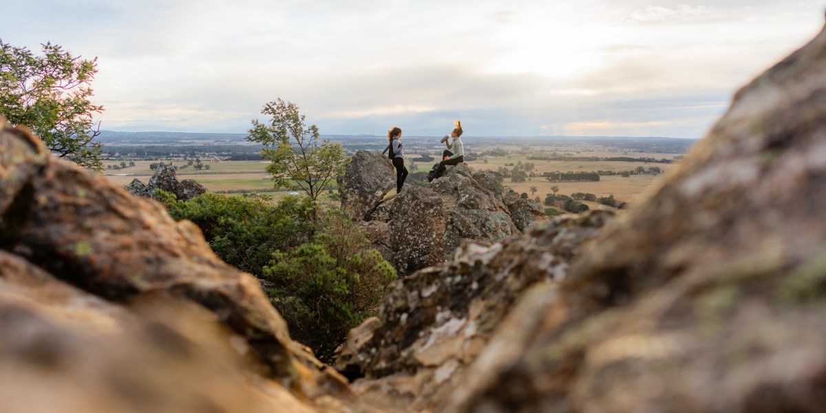 The mesmerising story of Hanging Rock explained