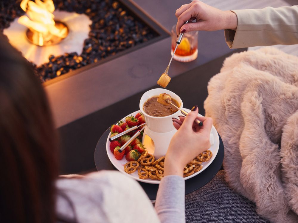 Sydney’s floating winter lounge has firepits and Biscoff fondue