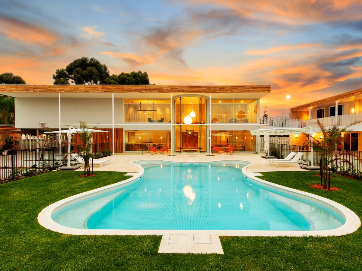 Explore wine towns and sculpture trails on a 3-day Murray River cruise ...