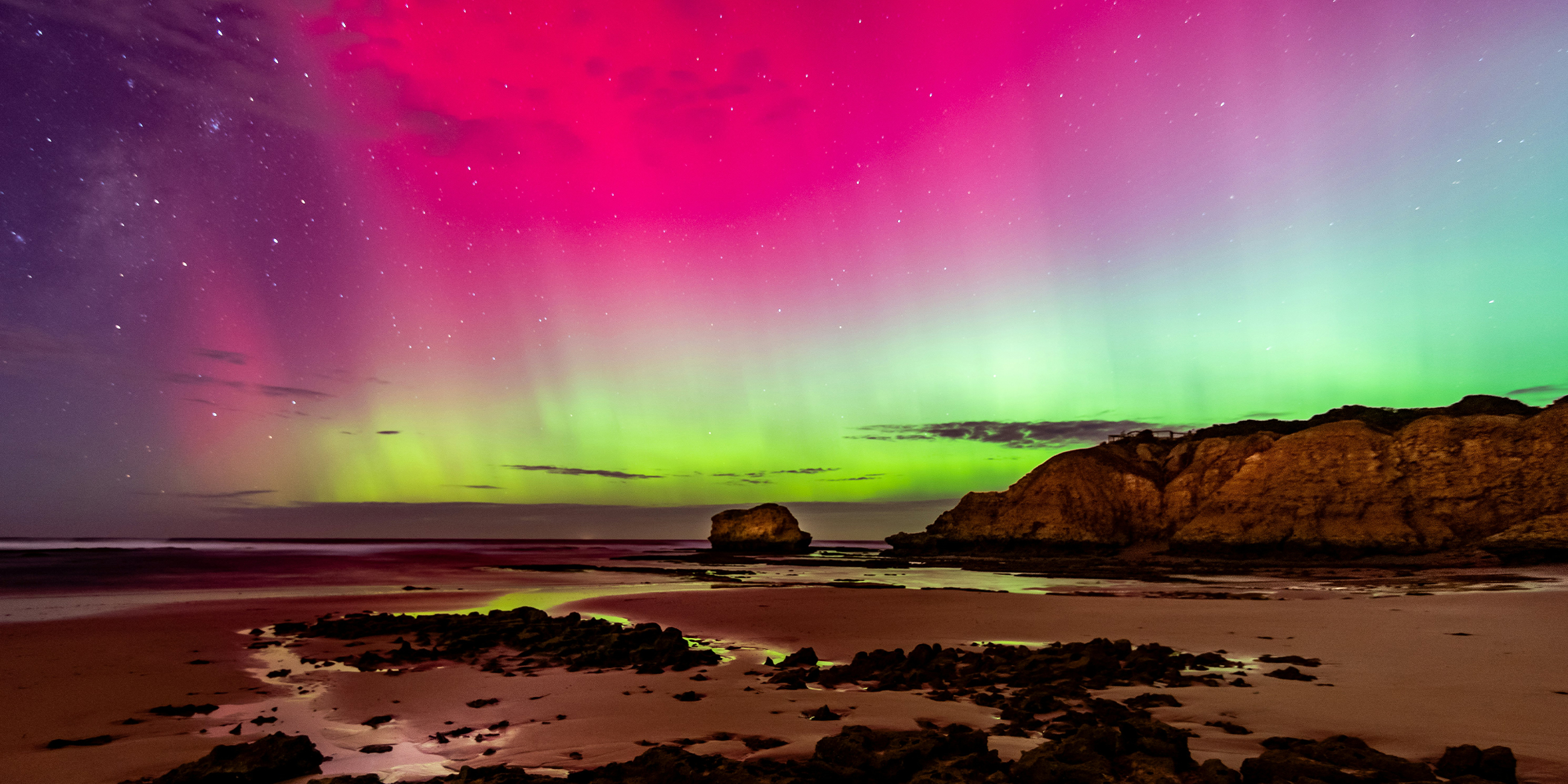 The aurora australis could light up Australian skies tonight - Australian Traveller