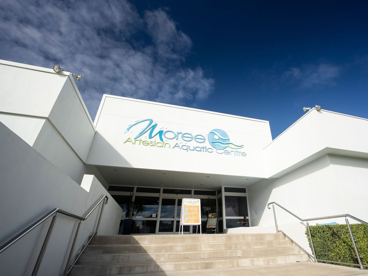 Moree's iconic hot springs have reopened after almost two years